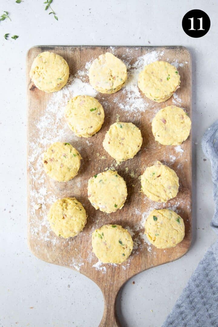 Easy Savoury Scones with Cheese, Bacon and Chives