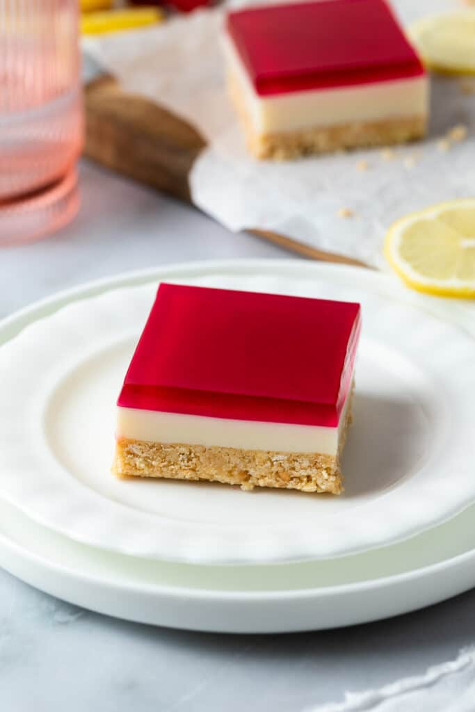 Easy Jelly Slice Recipe - The Cooking Collective